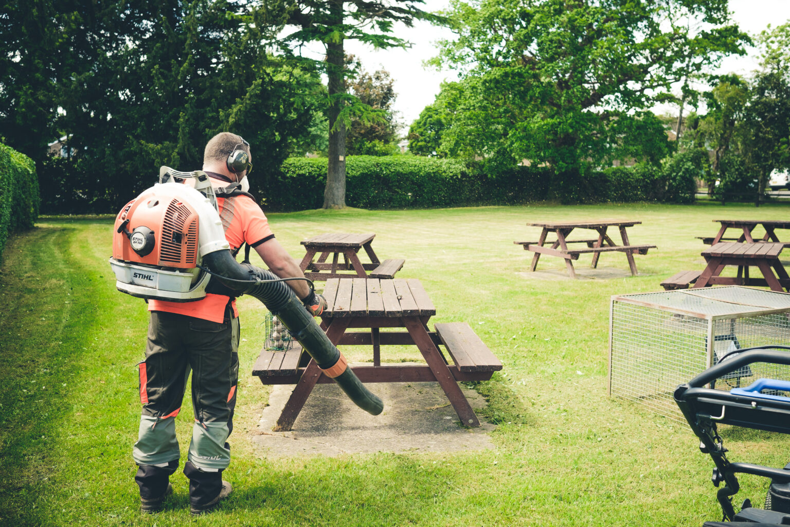 benefits of a regular grounds maintenance contract